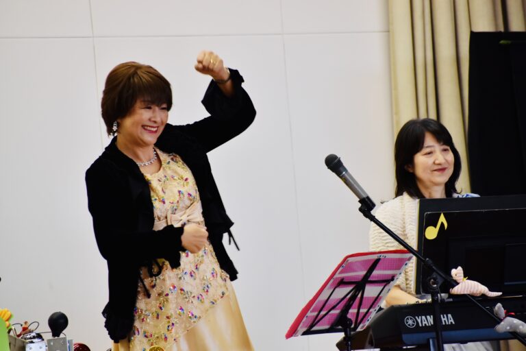 石岡市立小桜小学校で「 メロディーパフェ＆MOEMI 」コンサートをさせて頂きました。 | フリーアナウンサー鈴木もえみ・公式サイト